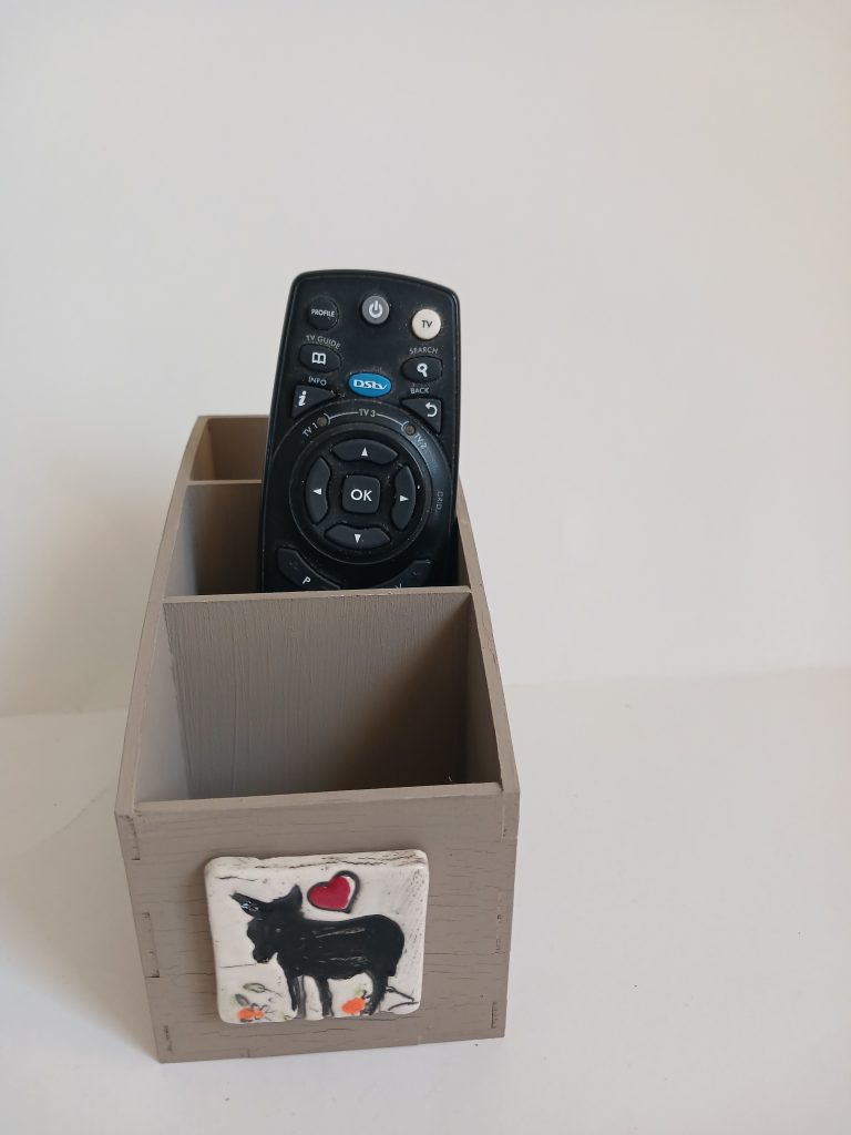 Remote Control Holder - 3 Division | Custom Gifts, Arts And Crafts ...